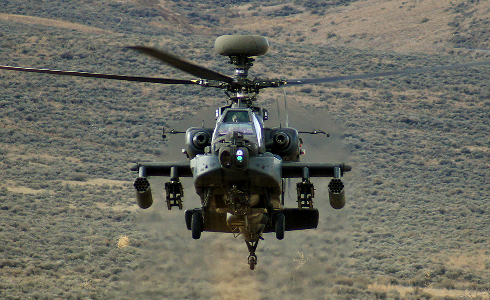 Indian Air Force receives first Apache helicopter - IndBiz | Economic ...